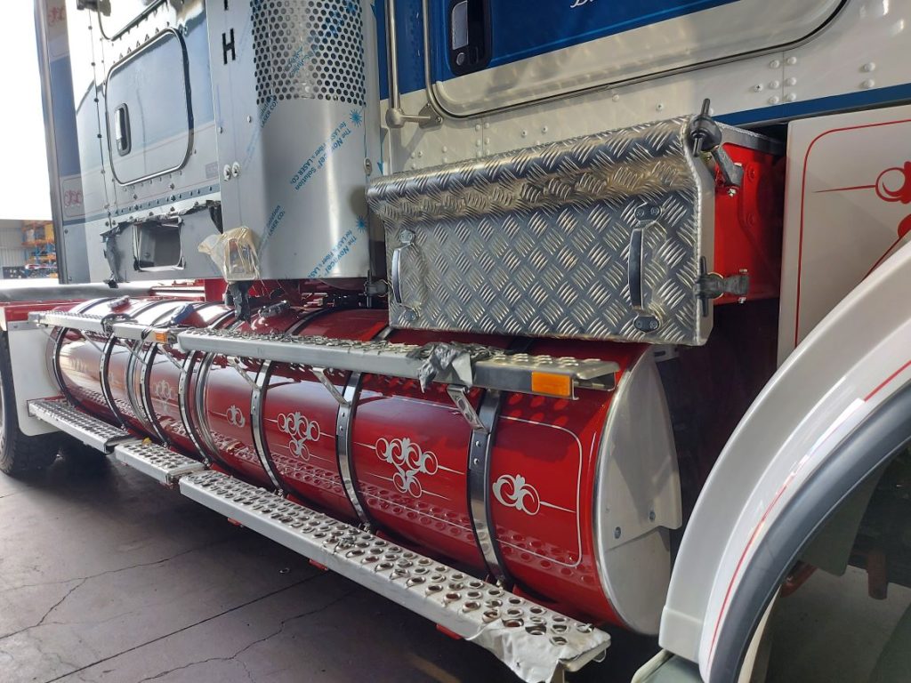 Hand-Painted Signwriting & Pinstriping – O'Ryan Signs and Designs